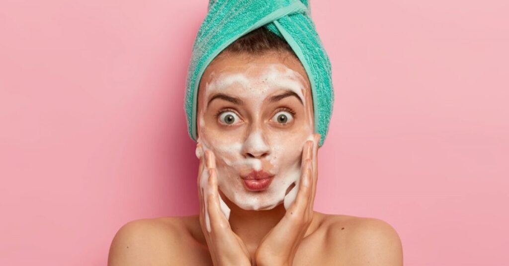 Routine de soins de la peau en 10 étapes pour une peau lisse - Esprit ...